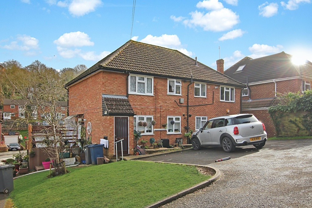 High Wycombe 1 Bed Flat Chairborough Road Hp12 To Rent Now For £