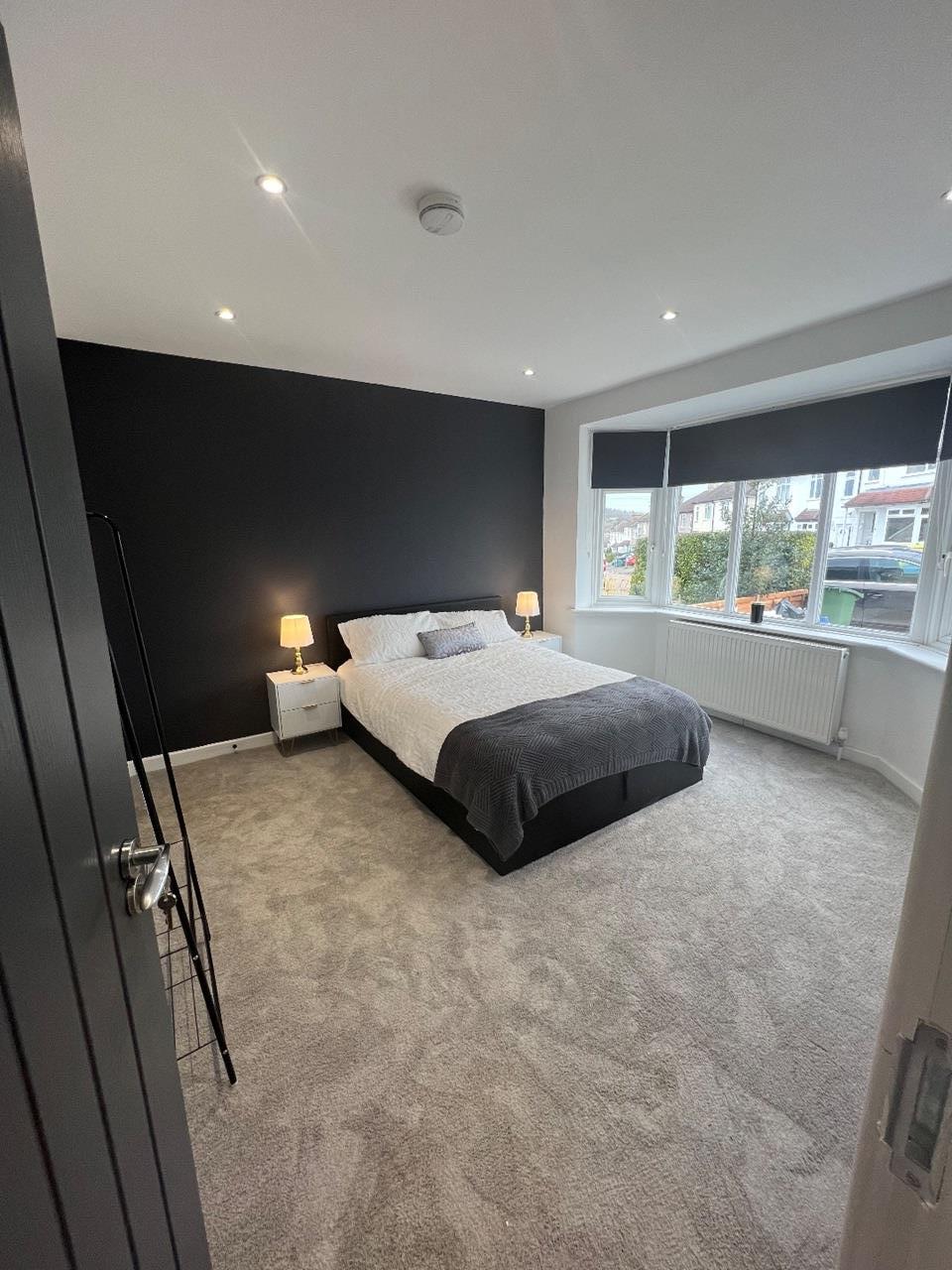 Redhill - Room in a Shared House, Prince Albert Square, RH1 - To Rent Now for £800.00 p/m