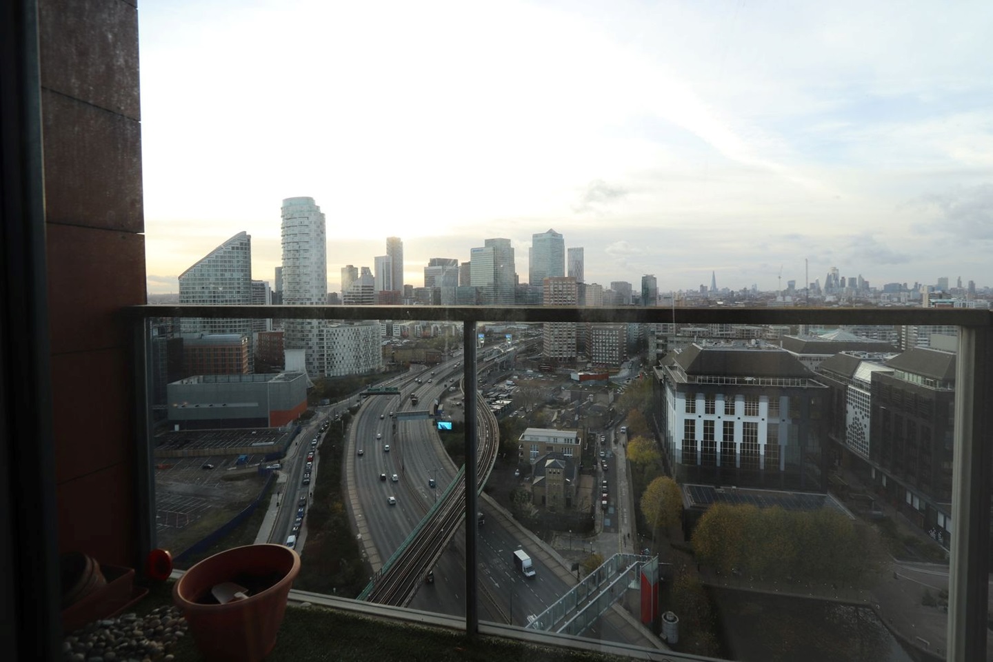 London - Room in a Shared Flat, Elektron Tower, E14 - To Rent Now for £ ...