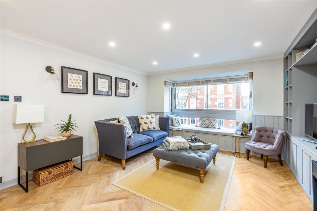 London - 1 Bed Flat, Beatrix House, SW5 - To Rent Now for £2,300.00 p/m