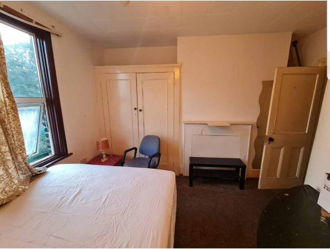 London - Room in a Shared House, Manor Road, E10 - To Rent Now for £595 ...