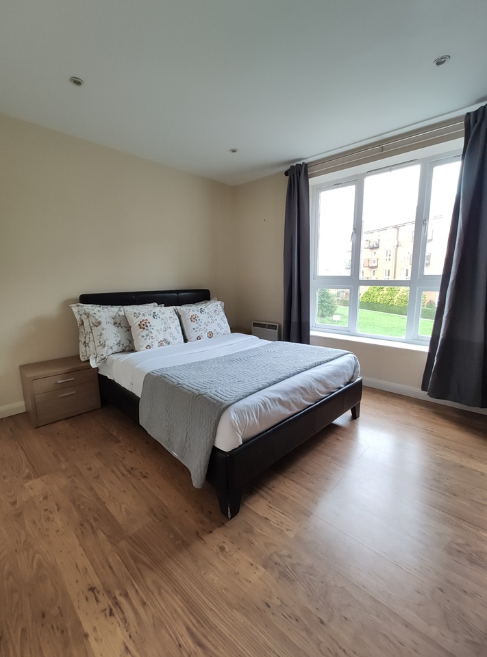 London - 1 Bed Flat, Basque Court, SE16 - To Rent Now for £1,725.00 p/m