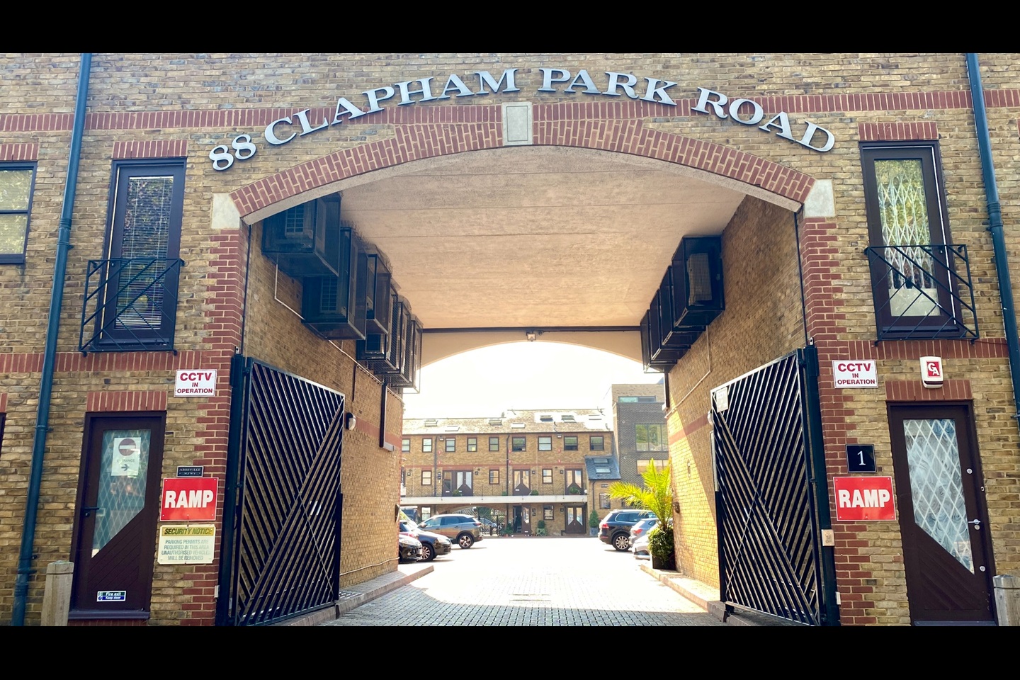 London - 1 Bed Flat, Clapham Park Road, SW4 - To Rent Now for £1,950.00 p/m