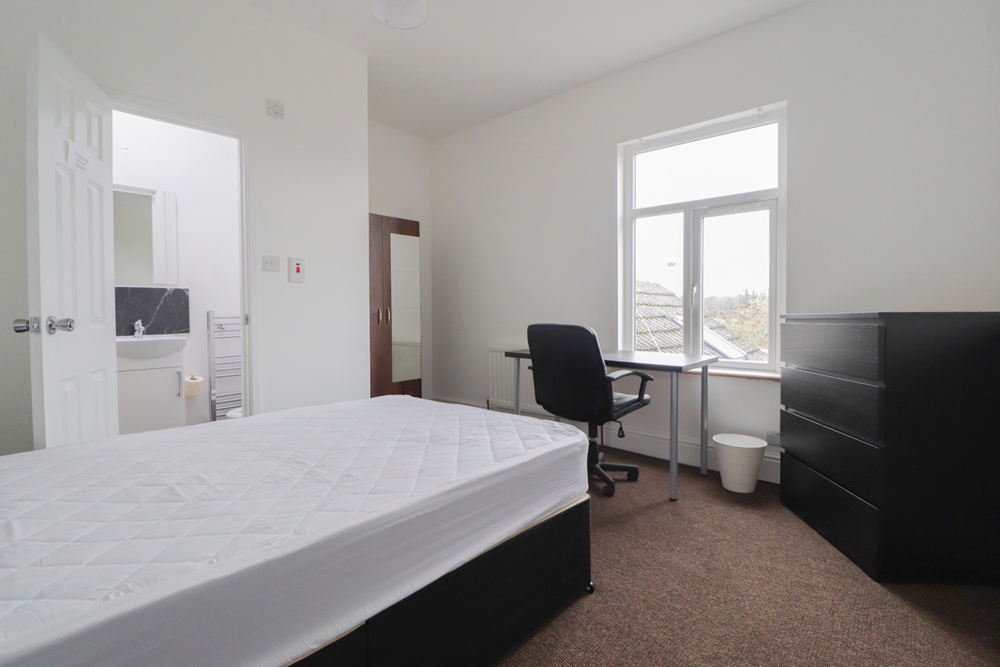 Coventry - Room in a Shared House, Room 4, CV1 - To Rent Now for £595. ...