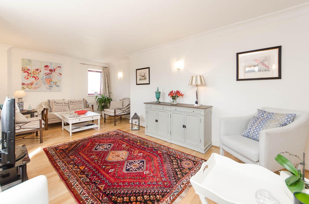 London - 2 Bed Flat, William Morris Way, SW6 - To Rent Now for £3,250. ...