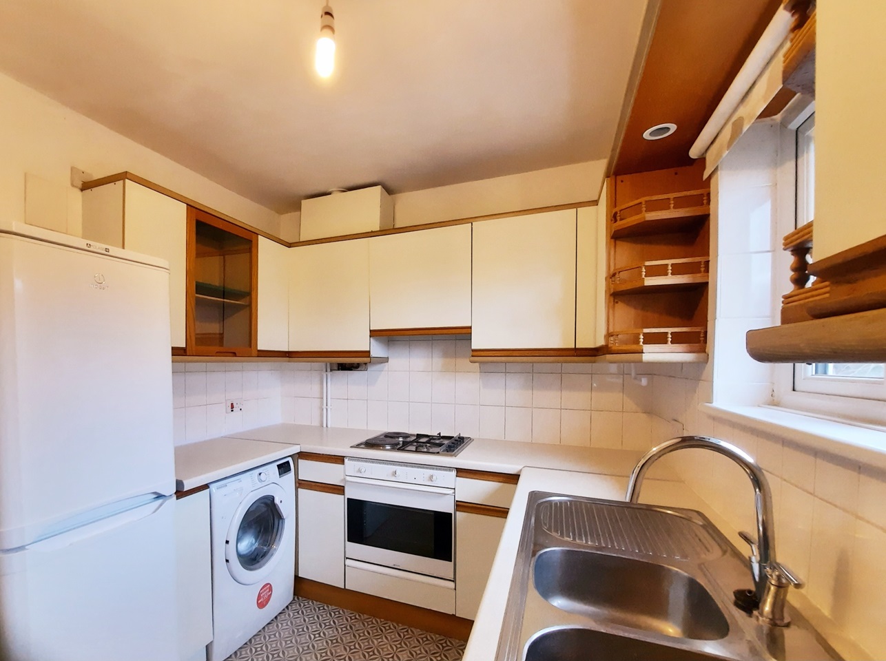 London 2 Bed Maisonette Devonshire Road Se23 To Rent Now For £