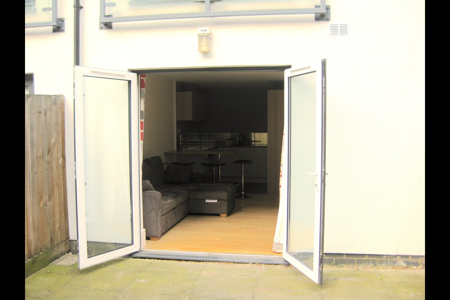 London - 1 Bed Flat, Omega Place, N1 - To Rent Now for £2,500.00 p/m