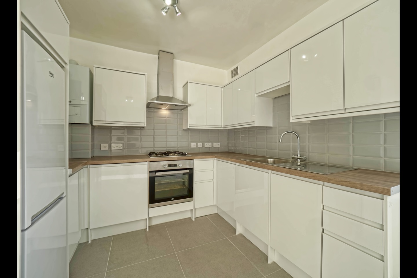 Wembley - 4 Bed Semi-Detached House, Oakington Manor Drive, HA9 - To ...